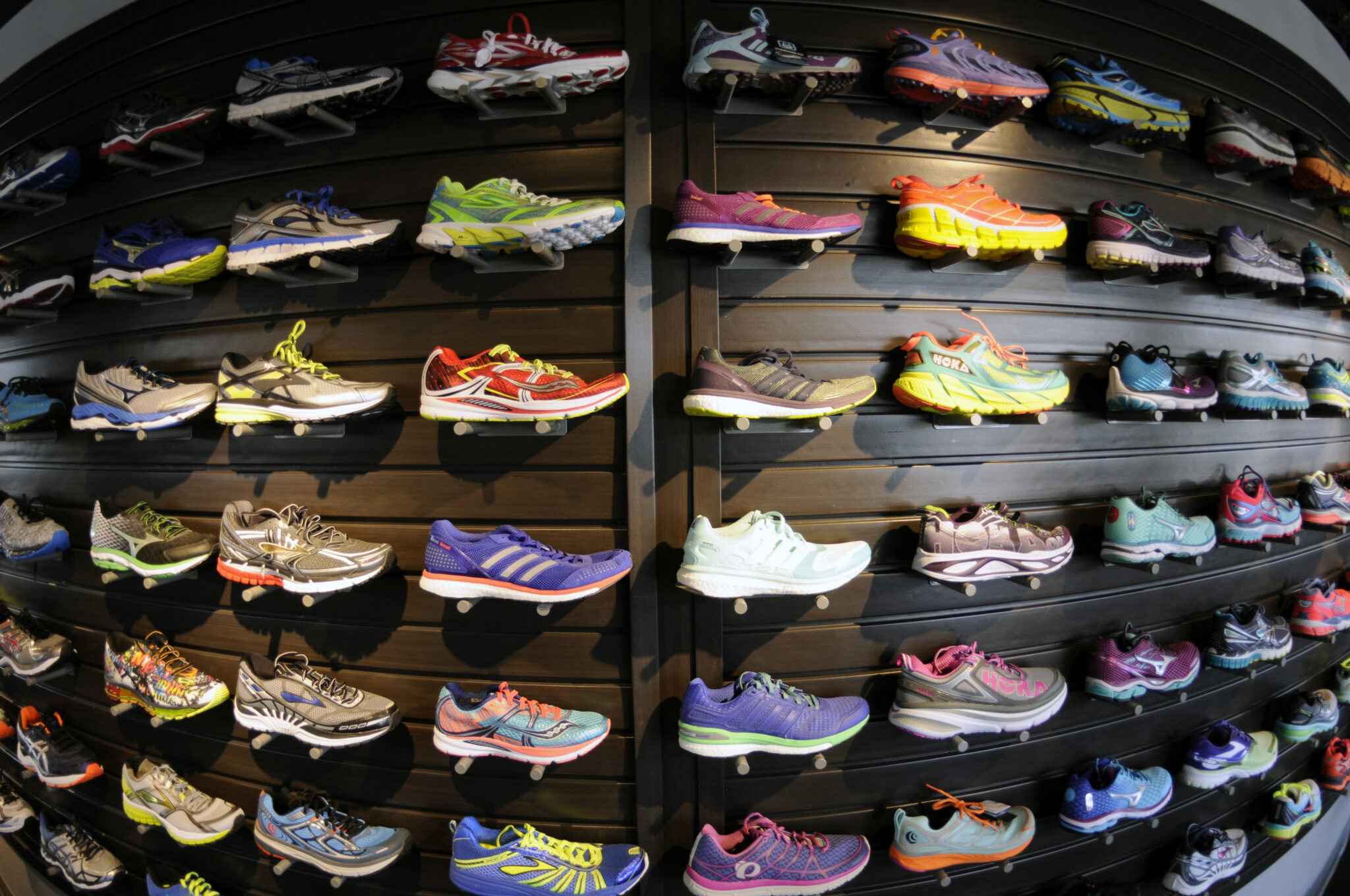 6 Tips on How to Find Your Next Pair of Running Shoes